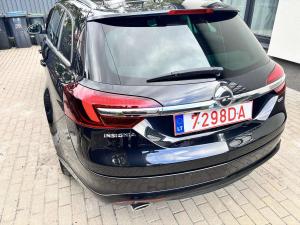 Black Opel Insignia 2015 in Vilnius, with an engine capacity of 1.96 L and mileage of 303 thousand km for 5200 €, photo 15 on AUTOMOTO.COM.LV