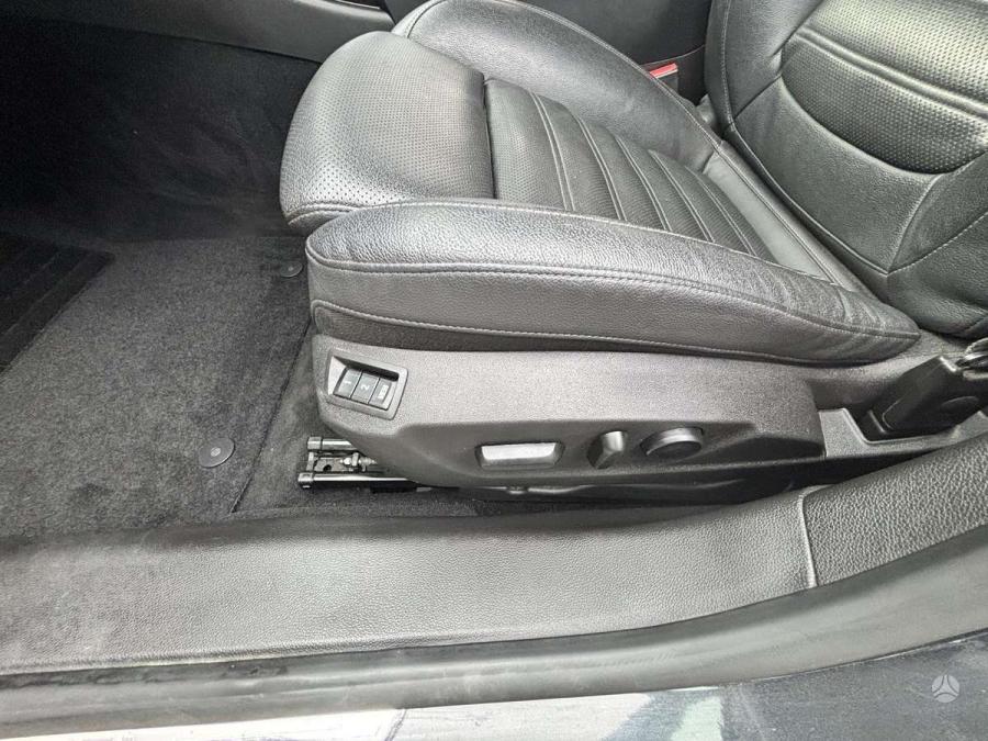 Black Opel Insignia 2015 in Vilnius, with an engine capacity of 1.96 L and mileage of 303 thousand km for 5200 €, photo 24 on AUTOMOTO.COM.LV