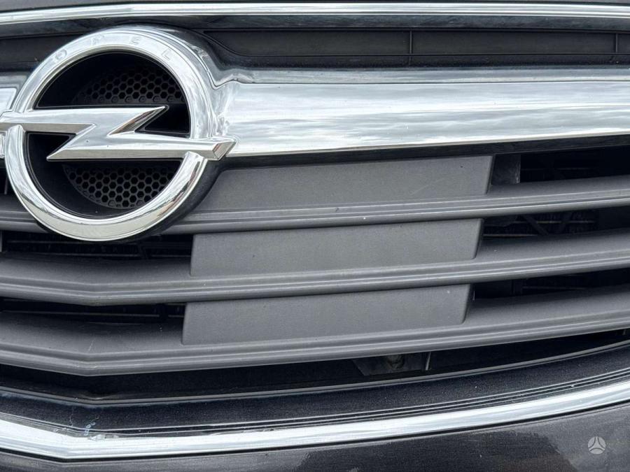 Black Opel Insignia 2015 in Marijampole, with an engine capacity of 1.96 L and mileage of 196 thousand km for 4600 €, photo 17 on AUTOMOTO.COM.LV