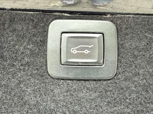 Black Opel Insignia 2015 in Marijampole, with an engine capacity of 1.96 L and mileage of 196 thousand km for 4600 €, photo 25 on AUTOMOTO.COM.LV