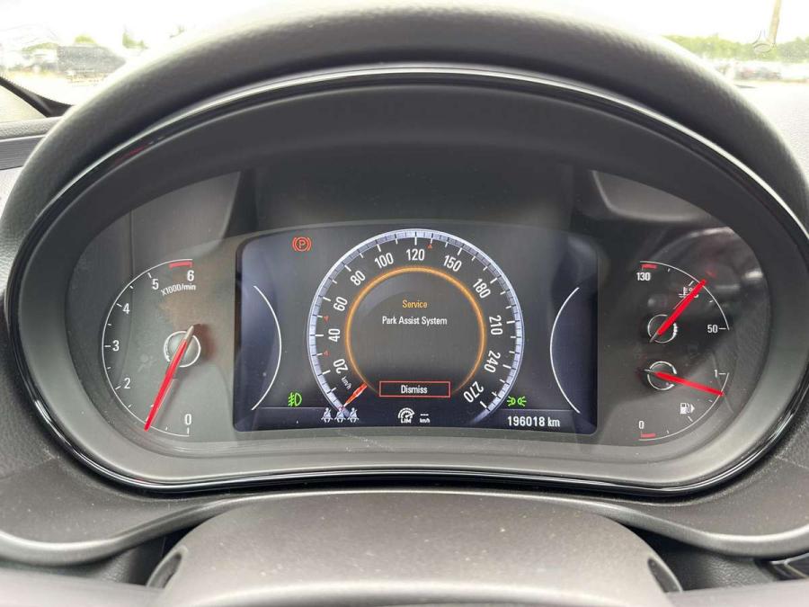 Black Opel Insignia 2015 in Marijampole, with an engine capacity of 1.96 L and mileage of 196 thousand km for 4600 €, photo 29 on AUTOMOTO.COM.LV