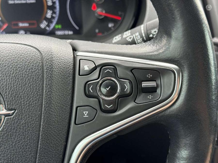 Black Opel Insignia 2015 in Marijampole, with an engine capacity of 1.96 L and mileage of 196 thousand km for 4600 €, photo 31 on AUTOMOTO.COM.LV