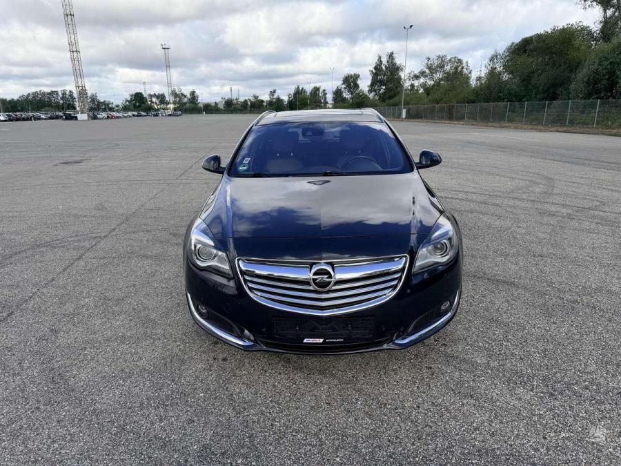 Black Opel Insignia 2015 in Marijampole, with an engine capacity of 1.96 L and mileage of 276 thousand km for 4950 €, photo 9 on AUTOMOTO.COM.LV