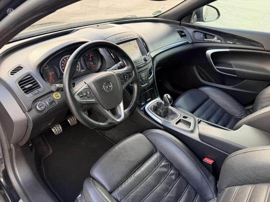 Black Opel Insignia 2015 in Marijampole, with an engine capacity of 1.96 L and mileage of 276 thousand km for 4950 €, photo 11 on AUTOMOTO.COM.LV