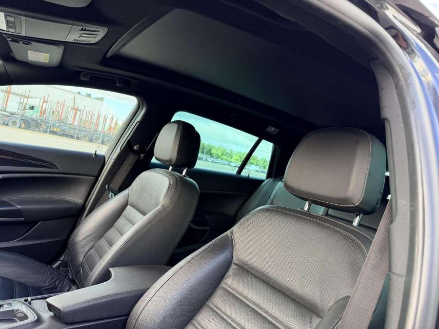 Black Opel Insignia 2015 in Marijampole, with an engine capacity of 1.96 L and mileage of 276 thousand km for 4950 €, photo 12 on AUTOMOTO.COM.LV