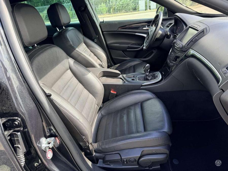 Black Opel Insignia 2015 in Marijampole, with an engine capacity of 1.96 L and mileage of 276 thousand km for 4950 €, photo 14 on AUTOMOTO.COM.LV