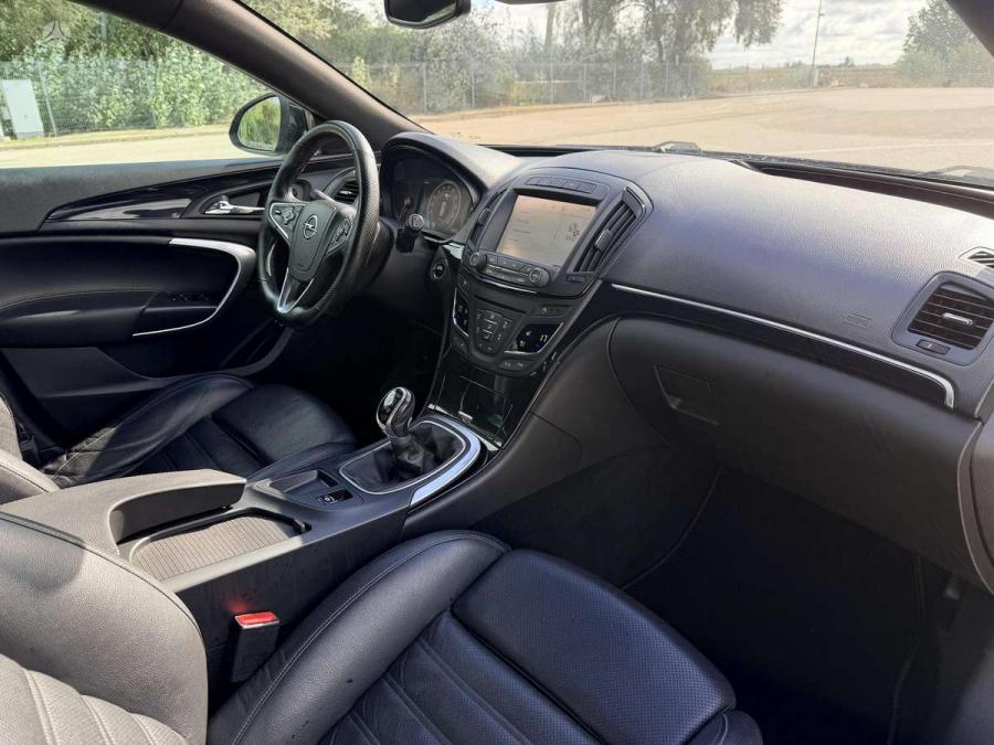 Black Opel Insignia 2015 in Marijampole, with an engine capacity of 1.96 L and mileage of 276 thousand km for 4950 €, photo 17 on AUTOMOTO.COM.LV
