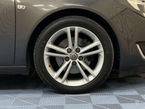 Melns Opel Insignia 2015 Marijampole, ar dzinēja tilpumu 1.96 L un nobraukumu 270 tūkst. km par 5500 €, foto 36 vietnē AUTOMOTO.COM.LV