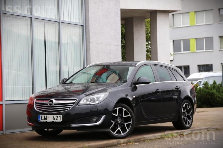Black Opel Insignia 2015 in Riga, with an engine capacity of 2.00 L and mileage of 295 thousand km for 4995 €, photo 1 on AUTOMOTO.COM.LV