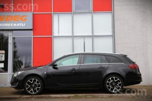 Black Opel Insignia 2015 in Riga, with an engine capacity of 2.00 L and mileage of 295 thousand km for 4995 €, photo 3 on AUTOMOTO.COM.LV