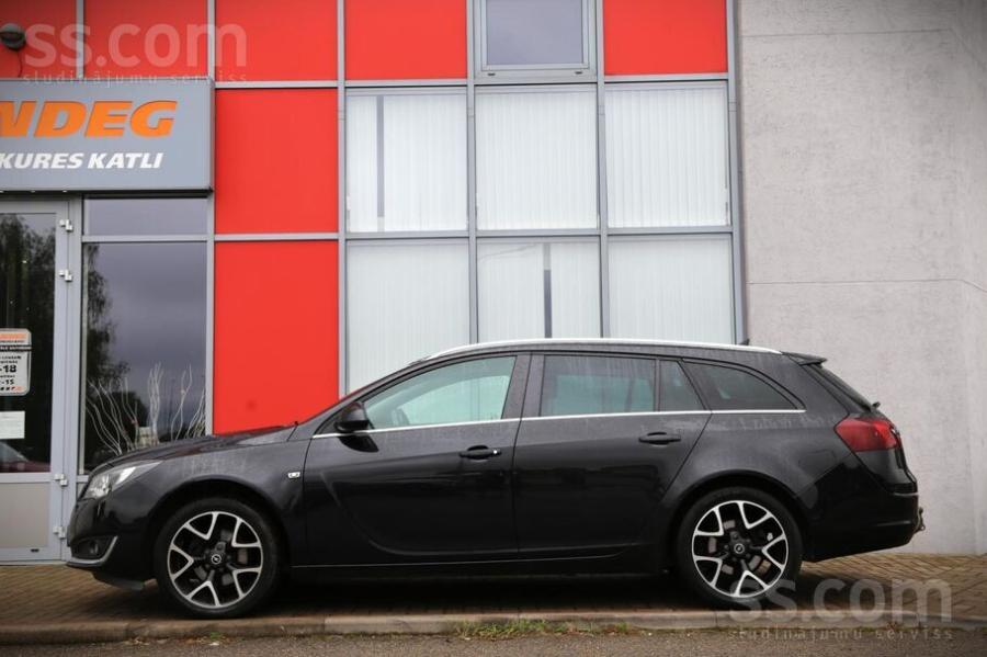 Black Opel Insignia 2015 in Riga, with an engine capacity of 2.00 L and mileage of 295 thousand km for 4995 €, photo 3 on AUTOMOTO.COM.LV