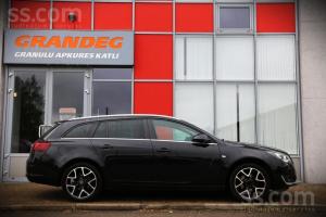Black Opel Insignia 2015 in Riga, with an engine capacity of 2.00 L and mileage of 295 thousand km for 4995 €, photo 4 on AUTOMOTO.COM.LV