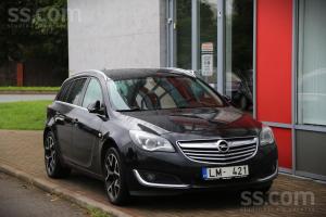 Black Opel Insignia 2015 in Riga, with an engine capacity of 2.00 L and mileage of 295 thousand km for 4995 €, photo 5 on AUTOMOTO.COM.LV