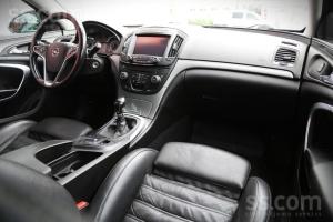 Black Opel Insignia 2015 in Riga, with an engine capacity of 2.00 L and mileage of 295 thousand km for 4995 €, photo 11 on AUTOMOTO.COM.LV