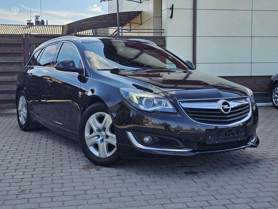 Black Opel Insignia 2015 in Kretinga, with an engine capacity of 1.96 L and mileage of 320 thousand km for 4999 €, photo 3 on AUTOMOTO.COM.LV