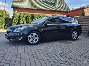 Black Opel Insignia 2015 in Kretinga, with an engine capacity of 1.96 L and mileage of 320 thousand km for 4999 €, photo 5 on AUTOMOTO.COM.LV