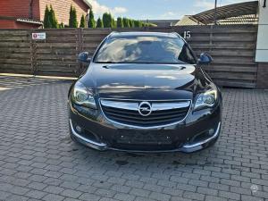 Black Opel Insignia 2015 in Kretinga, with an engine capacity of 1.96 L and mileage of 320 thousand km for 4999 €, photo 6 on AUTOMOTO.COM.LV