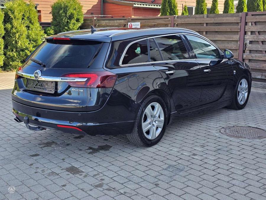 Black Opel Insignia 2015 in Kretinga, with an engine capacity of 1.96 L and mileage of 320 thousand km for 4999 €, photo 7 on AUTOMOTO.COM.LV