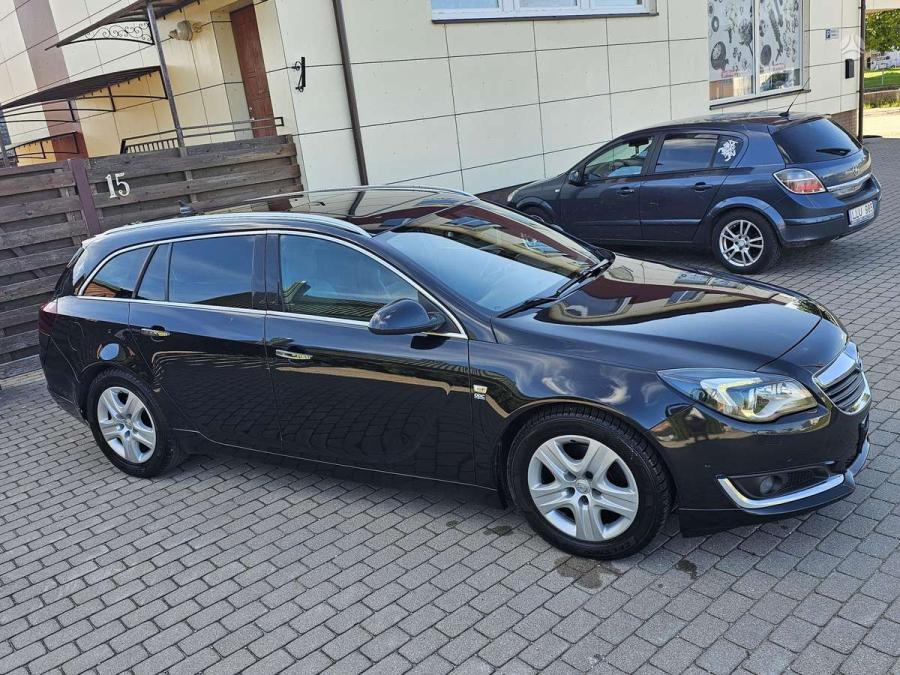 Black Opel Insignia 2015 in Kretinga, with an engine capacity of 1.96 L and mileage of 320 thousand km for 4999 €, photo 13 on AUTOMOTO.COM.LV