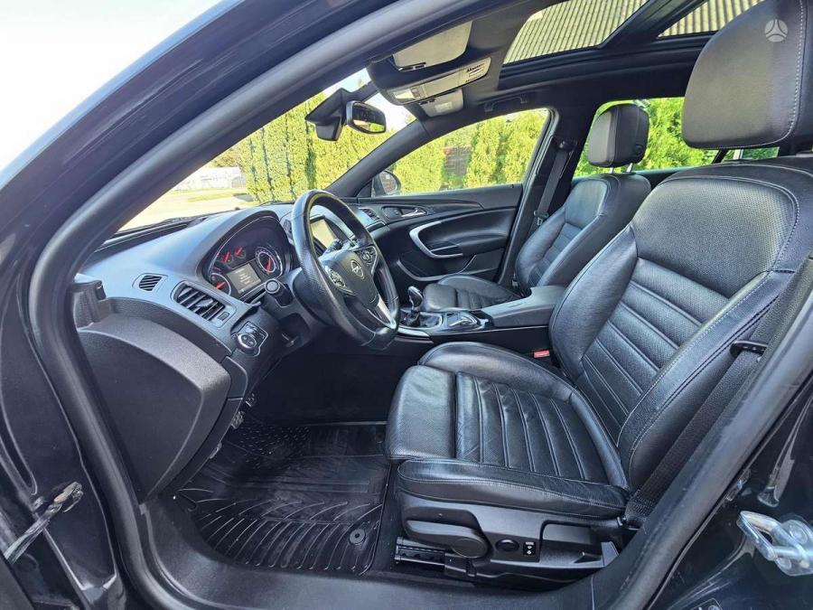 Black Opel Insignia 2015 in Kretinga, with an engine capacity of 1.96 L and mileage of 320 thousand km for 4999 €, photo 16 on AUTOMOTO.COM.LV