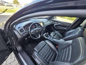 Black Opel Insignia 2015 in Kretinga, with an engine capacity of 1.96 L and mileage of 320 thousand km for 4999 €, photo 17 on AUTOMOTO.COM.LV