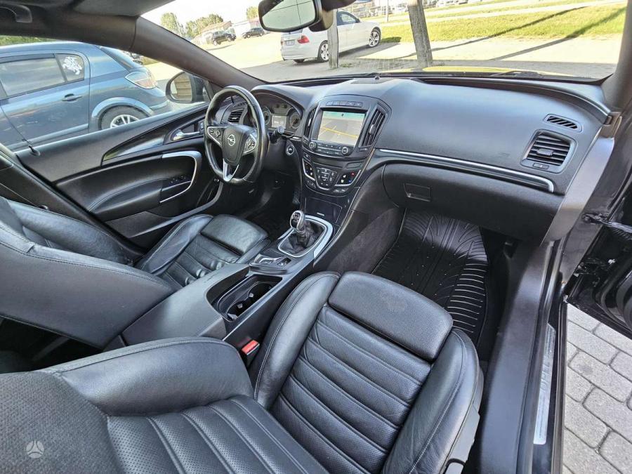 Black Opel Insignia 2015 in Kretinga, with an engine capacity of 1.96 L and mileage of 320 thousand km for 4999 €, photo 19 on AUTOMOTO.COM.LV