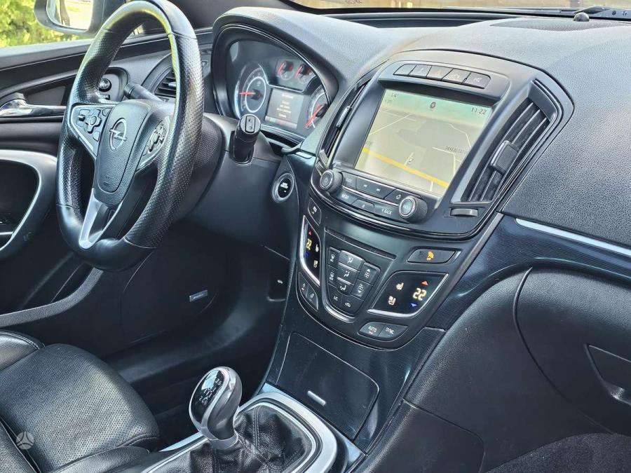 Black Opel Insignia 2015 in Kretinga, with an engine capacity of 1.96 L and mileage of 320 thousand km for 4999 €, photo 27 on AUTOMOTO.COM.LV