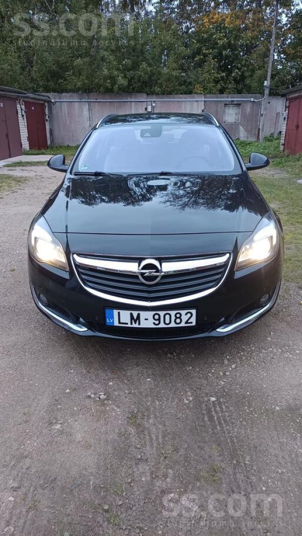 Black Opel Insignia 2015 in Riga, with an engine capacity of 2.00 L and mileage of 263 thousand km for 6700 €, photo 6 on AUTOMOTO.COM.LV