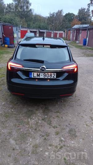 Black Opel Insignia 2015 in Riga, with an engine capacity of 2.00 L and mileage of 263 thousand km for 6700 €, photo 7 on AUTOMOTO.COM.LV