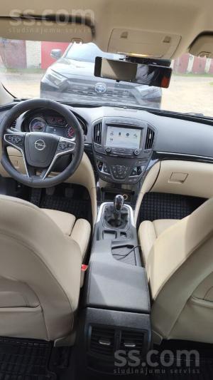 Black Opel Insignia 2015 in Riga, with an engine capacity of 2.00 L and mileage of 263 thousand km for 6700 €, photo 8 on AUTOMOTO.COM.LV