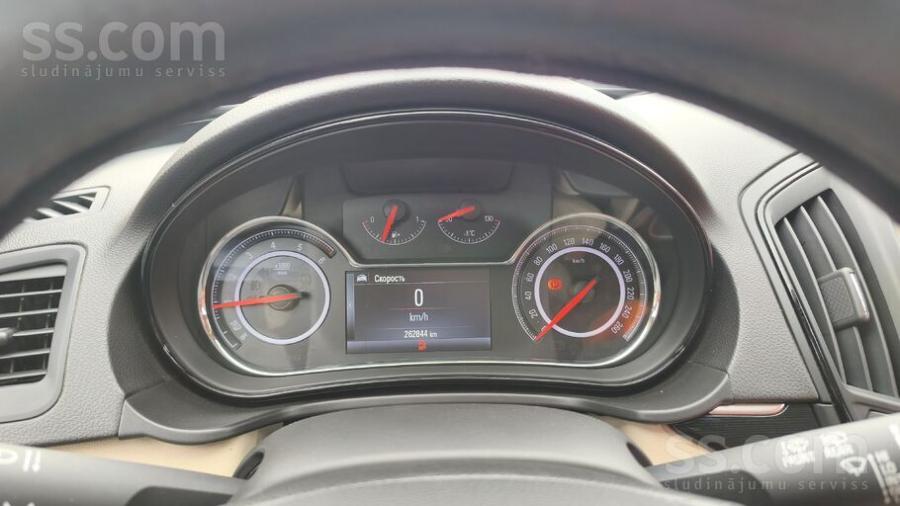 Black Opel Insignia 2015 in Riga, with an engine capacity of 2.00 L and mileage of 263 thousand km for 6700 €, photo 10 on AUTOMOTO.COM.LV