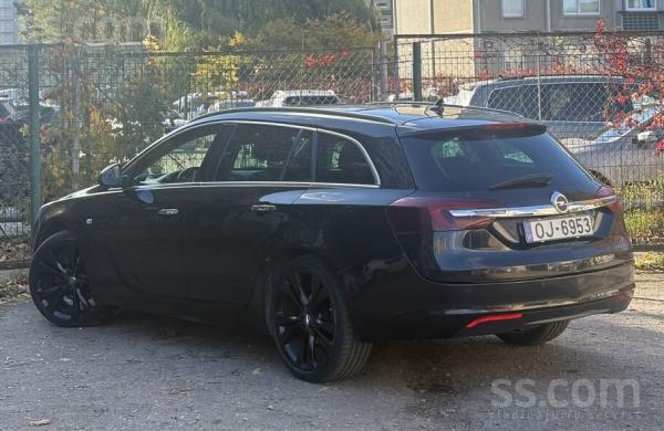 Черный Опель Инсигния 2015 в Рига, объемом двигателя 2.00 л и пробегом 0 тыс. км за 3990 €, фото 4 на AUTOMOTO.COM.LV