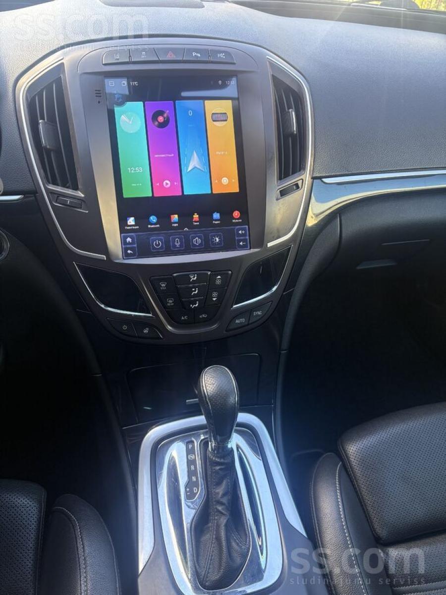 Black Opel Insignia 2015 in Riga, with an engine capacity of 2.00 L and mileage of 0 thousand km for 3990 €, photo 14 on AUTOMOTO.COM.LV