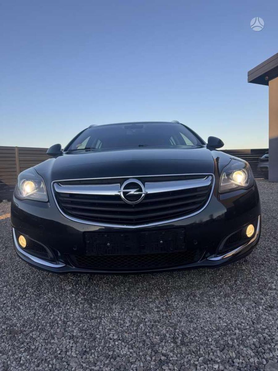 Black Opel Insignia 2016 in Alytus, with an engine capacity of 1.60 L and mileage of 261 thousand km for 5800 €, photo 2 on AUTOMOTO.COM.LV