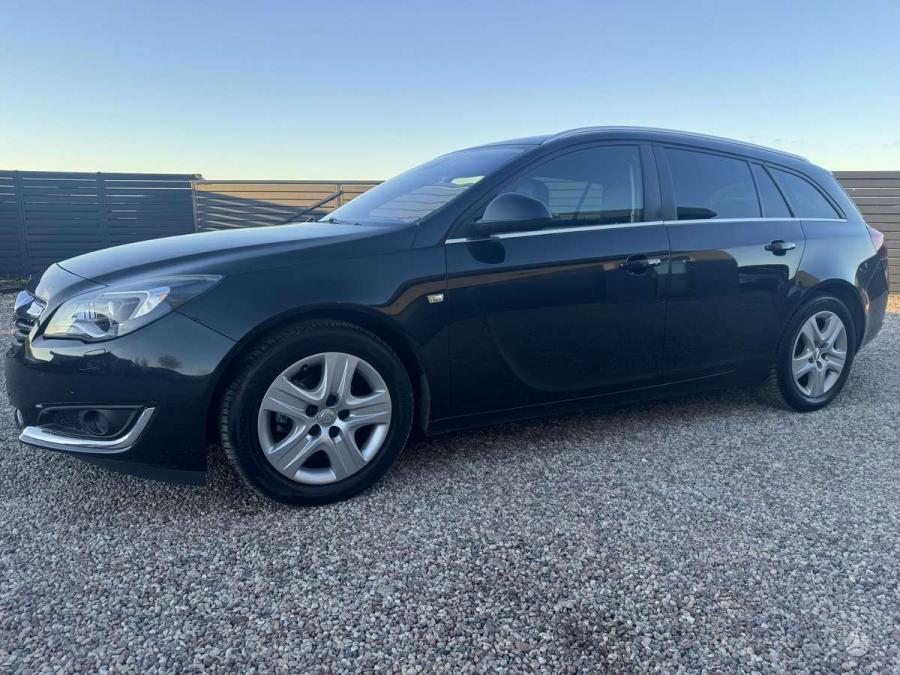 Black Opel Insignia 2016 in Alytus, with an engine capacity of 1.60 L and mileage of 261 thousand km for 5800 €, photo 6 on AUTOMOTO.COM.LV