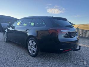 Black Opel Insignia 2016 in Alytus, with an engine capacity of 1.60 L and mileage of 261 thousand km for 5800 €, photo 8 on AUTOMOTO.COM.LV