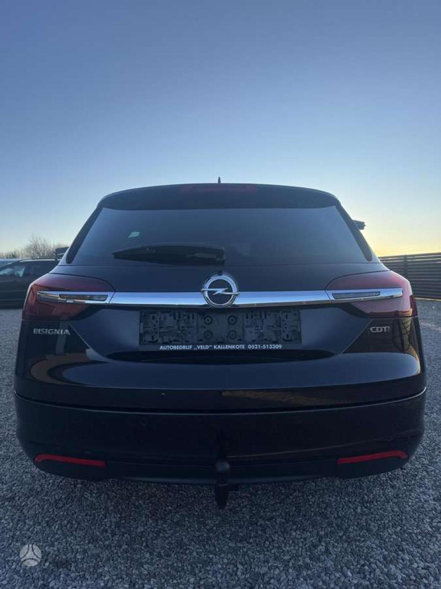 Black Opel Insignia 2016 in Alytus, with an engine capacity of 1.60 L and mileage of 261 thousand km for 5800 €, photo 9 on AUTOMOTO.COM.LV
