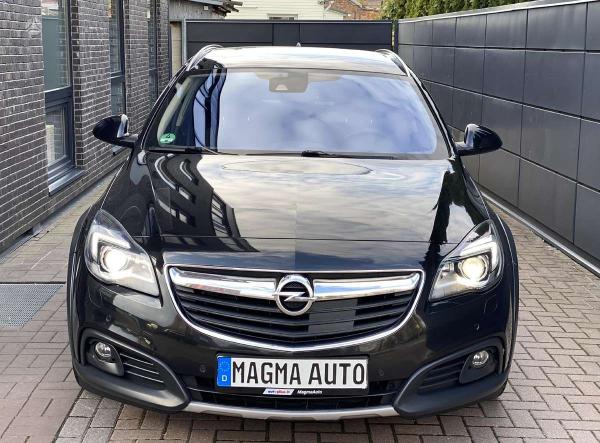 Black Opel Insignia 2016 in Marijampole, with an engine capacity of 1.96 L and mileage of 203 thousand km for 7950 €, photo 3 on AUTOMOTO.COM.LV