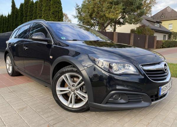 Black Opel Insignia 2016 in Marijampole, with an engine capacity of 1.96 L and mileage of 203 thousand km for 7950 €, photo 6 on AUTOMOTO.COM.LV