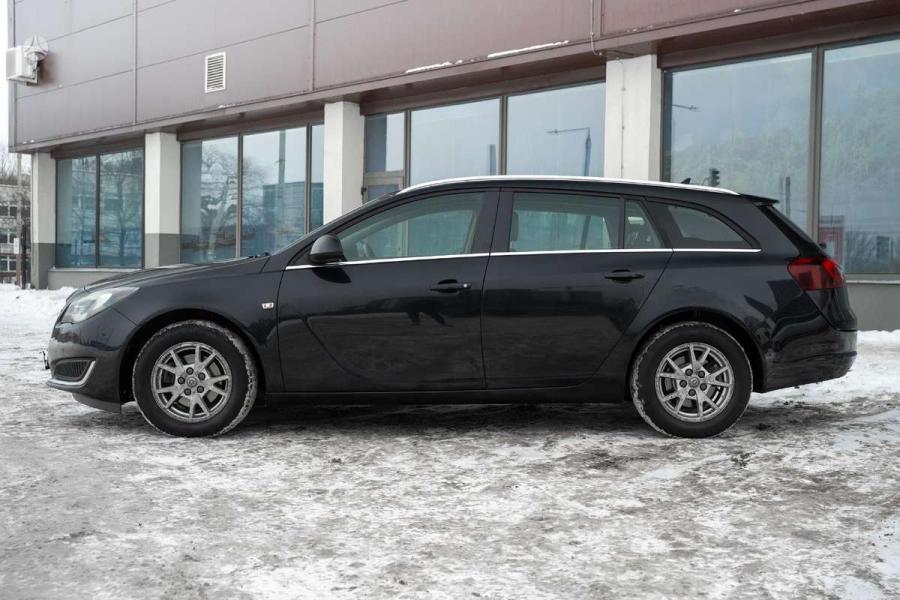 Black Opel Insignia 2016 in Vilnius, with an engine capacity of 1.60 L and mileage of 174 thousand km for 6450 €, photo 2 on AUTOMOTO.COM.LV