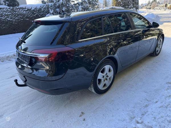 Black Opel Insignia 2016 in Alytus, with an engine capacity of 1.96 L and mileage of 263 thousand km for 5650 €, photo 7 on AUTOMOTO.COM.LV