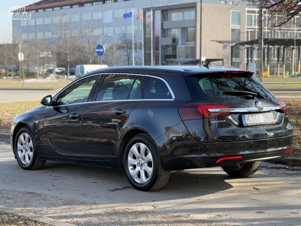 Black Opel Insignia 2016 in Kaunas, with an engine capacity of 2.00 L and mileage of 246 thousand km for 5000 €, photo 3 on AUTOMOTO.COM.LV
