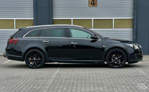 Black Opel Insignia 2016 in Kretinga, with an engine capacity of 2.00 L and mileage of 215 thousand km for 7999 €, photo 7 on AUTOMOTO.COM.LV