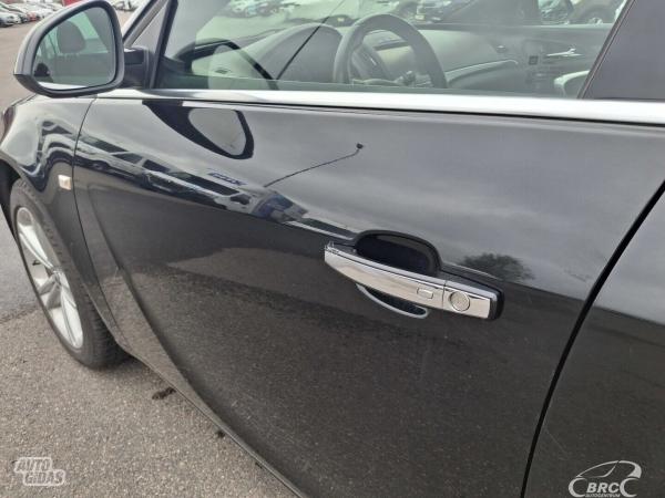 Black Opel Insignia 2016 in Avizieniai, with an engine capacity of 2.00 L and mileage of 321 thousand km for 6900 €, photo 5 on AUTOMOTO.COM.LV