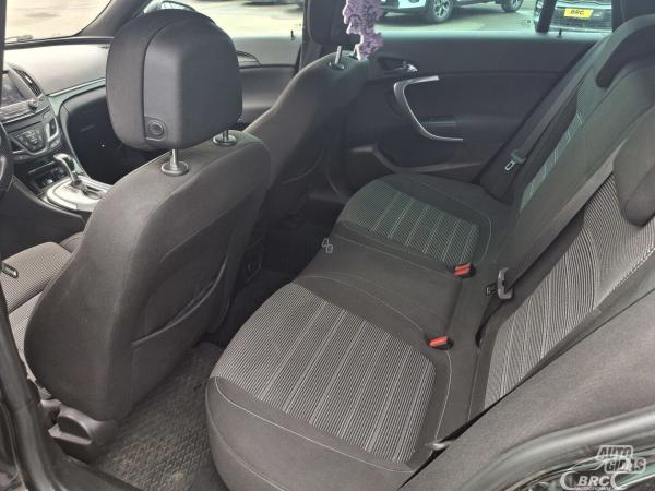 Black Opel Insignia 2016 in Avizieniai, with an engine capacity of 2.00 L and mileage of 321 thousand km for 6900 €, photo 8 on AUTOMOTO.COM.LV