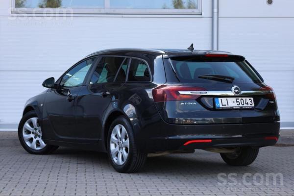 Black Opel Insignia 2016 in Riga, with an engine capacity of 1.60 L and mileage of 0 thousand km for 5495 €, photo 4 on AUTOMOTO.COM.LV