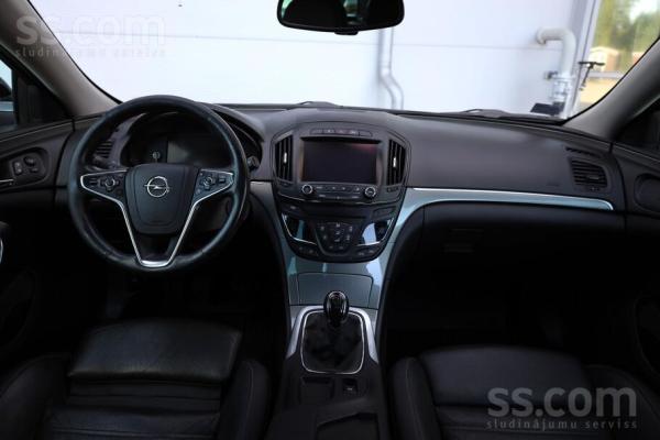 Black Opel Insignia 2016 in Riga, with an engine capacity of 1.60 L and mileage of 0 thousand km for 5495 €, photo 6 on AUTOMOTO.COM.LV
