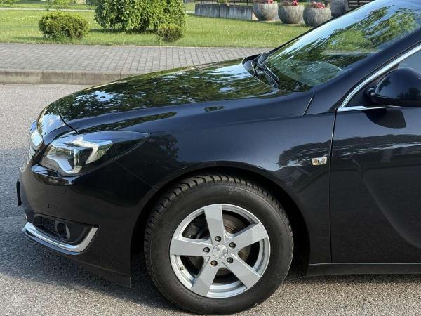 Black Opel Insignia 2016 in Raseiniai, with an engine capacity of 1.60 L and mileage of 261 thousand km for 4850 €, photo 3 on AUTOMOTO.COM.LV