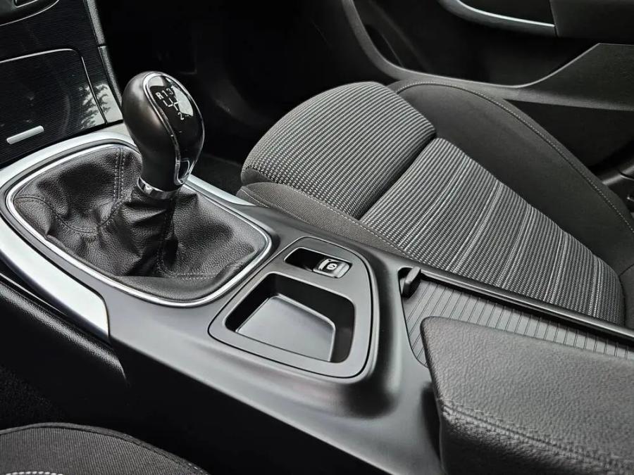 Melns Opel Insignia 2016 Jēkabpils, ar dzinēja tilpumu 2.00 L un nobraukumu 234 tūkst. km par 6790 €, foto 31 vietnē AUTOMOTO.COM.LV