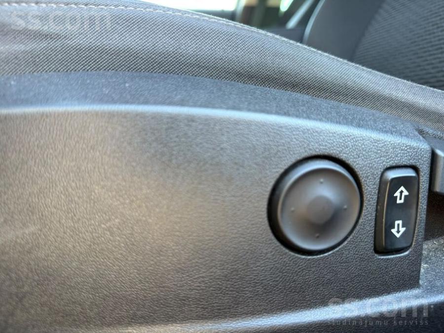 Melns Opel Insignia 2016 Rīga, ar dzinēja tilpumu 1.60 L un nobraukumu 182 tūkst. km par 5500 €, foto 12 vietnē AUTOMOTO.COM.LV